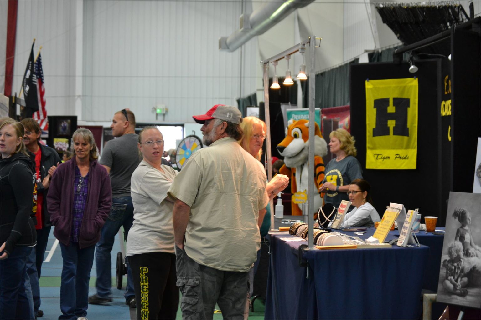 Indoor Commercial Vendors - McLeod County Fair