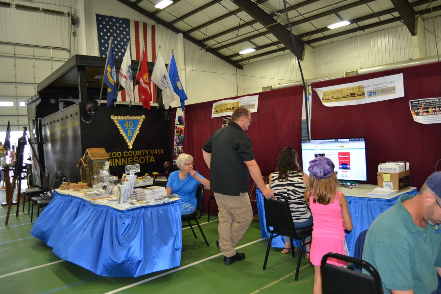 Indoor Commercial Vendors - McLeod County Fair
